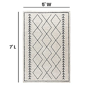 Merrick Lane 5' x 7' Ivory and Black Geometric Style Bohemian Shag Area Rug