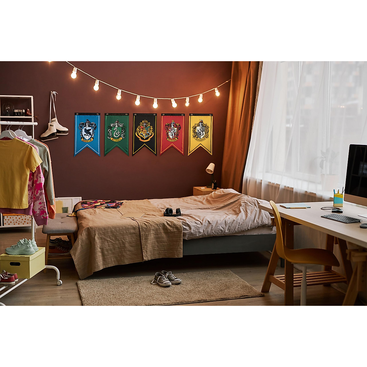 Conquest Journals Harry Potter Wizarding House Banner Flag Set, 12'' x 20'' Polyester Flags, Set of 5 Includes Hogwarts Crest, Gryffindor, Slytherin, Ravenclaw & Hufflepuff Banners, Birthday Party