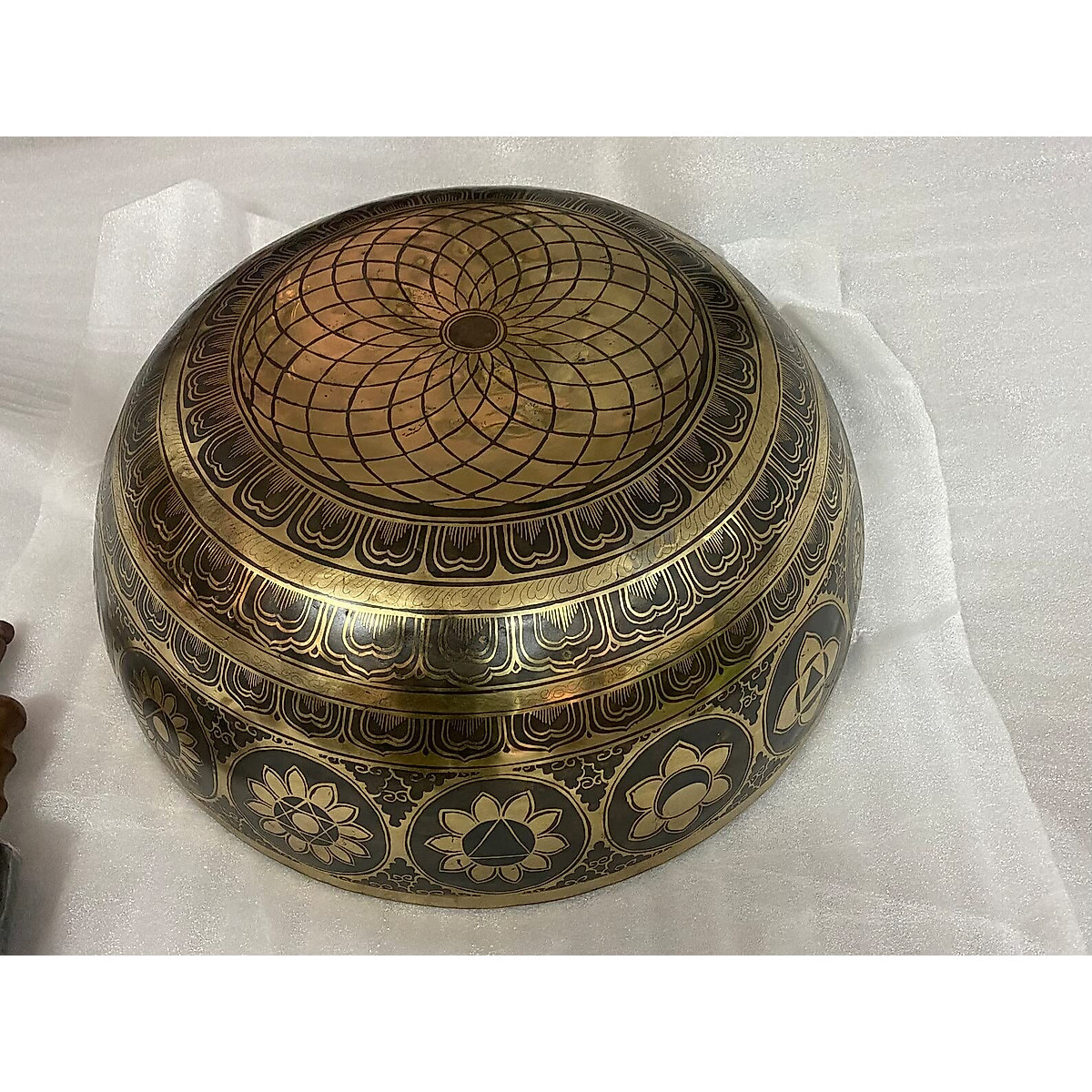 21 Inch Diameter Extra Large Standing Singing Bowl - Foot Carved Singing Bowls - Sound Therapy -Meditation -Yoga Session - Big Healing Bowls