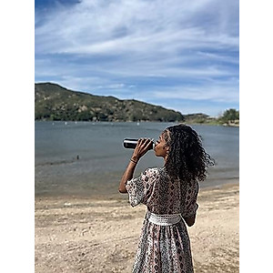 Caracas Canteen Modern SMART Sports Water Bottle, Stainless steel, BPA free flask, app tracks intake, alarm reminder to hydrate, Temperature, Leak proof. 600ml/20 oz (Midnight Black)