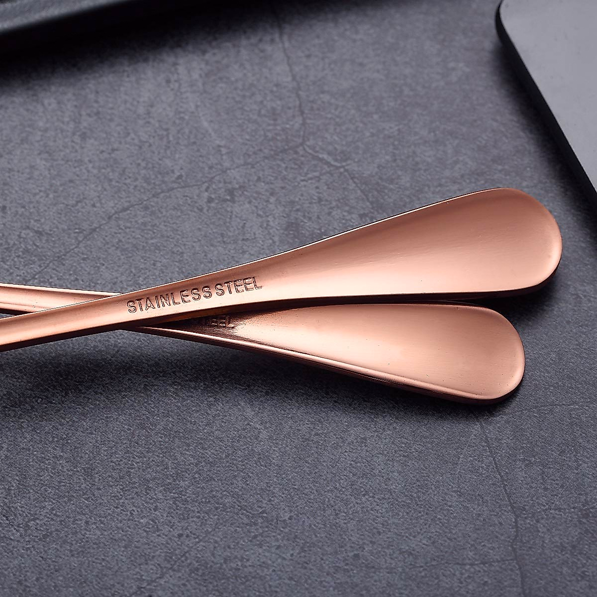 Rose Gold Flatware Set 20 Piece Service for 4, Copper Plated Stainless Steel Silverware set Service for 4 (Shiny, Copper)