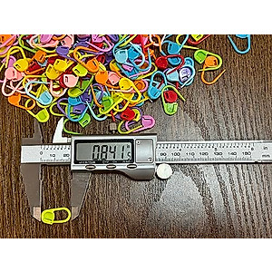 Meikeer 150 Pieces Knitting Crochet Locking Stitch Markers Stitch Needle Clip Counter 10 Colors (Color Ship Randomly)
