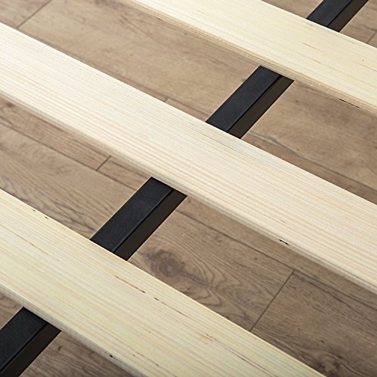 ZINUS Trisha Metal Platforma Bed Frame / Wood Slat Support / No Box Spring Needed / Easy Assembly, Queen