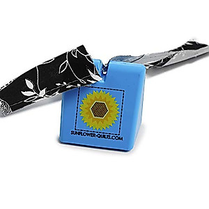 The Original Thread Cutter by Sunflower Quilts (Blue)