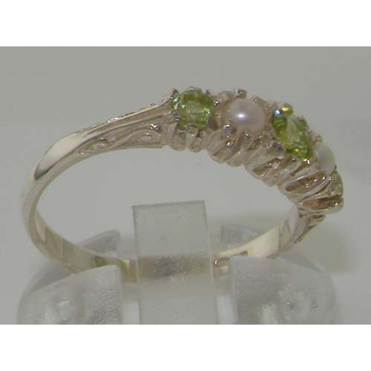 LetsBuyGold 925 Sterling Silver Natural Peridot and Cultured Pearl Womens Band Ring - Sizes 4 to 12 Available