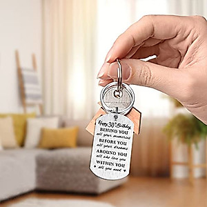 Yobent 30th Birthday Gifts for Him Men 1993, Happy 30th Birthday Keychain, 30 Year Old Birthday Gifts for Her Women，The Legend was Born in 1993