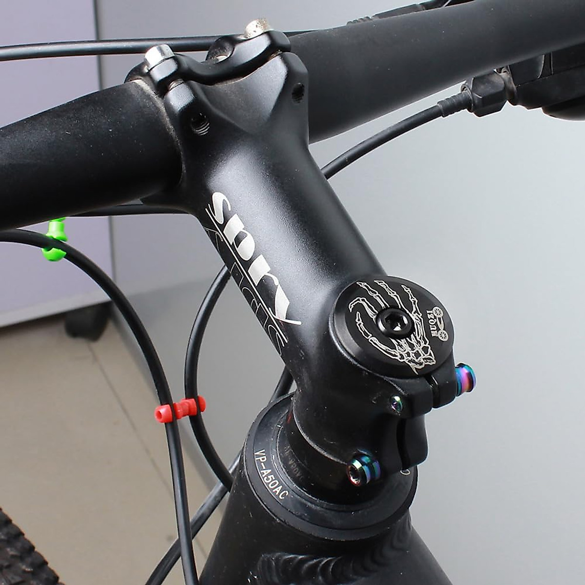 Garneck 1-1/8" Headset Stem Top Cap - Cool Skeleton Hand Bike Headset Top Cap Front Fork Stem Top Cover Bowl - Aluminum Bike Headsets or MTB Road Mountain Bike