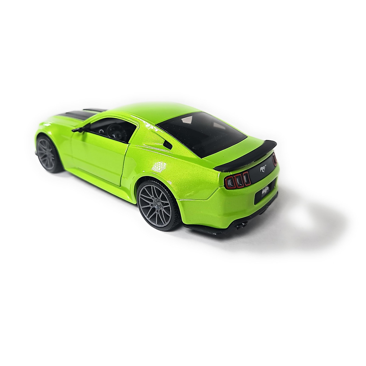 2014 Ford Mustang Street Racer Metallic Light Green 1/24 by Maisto 31506