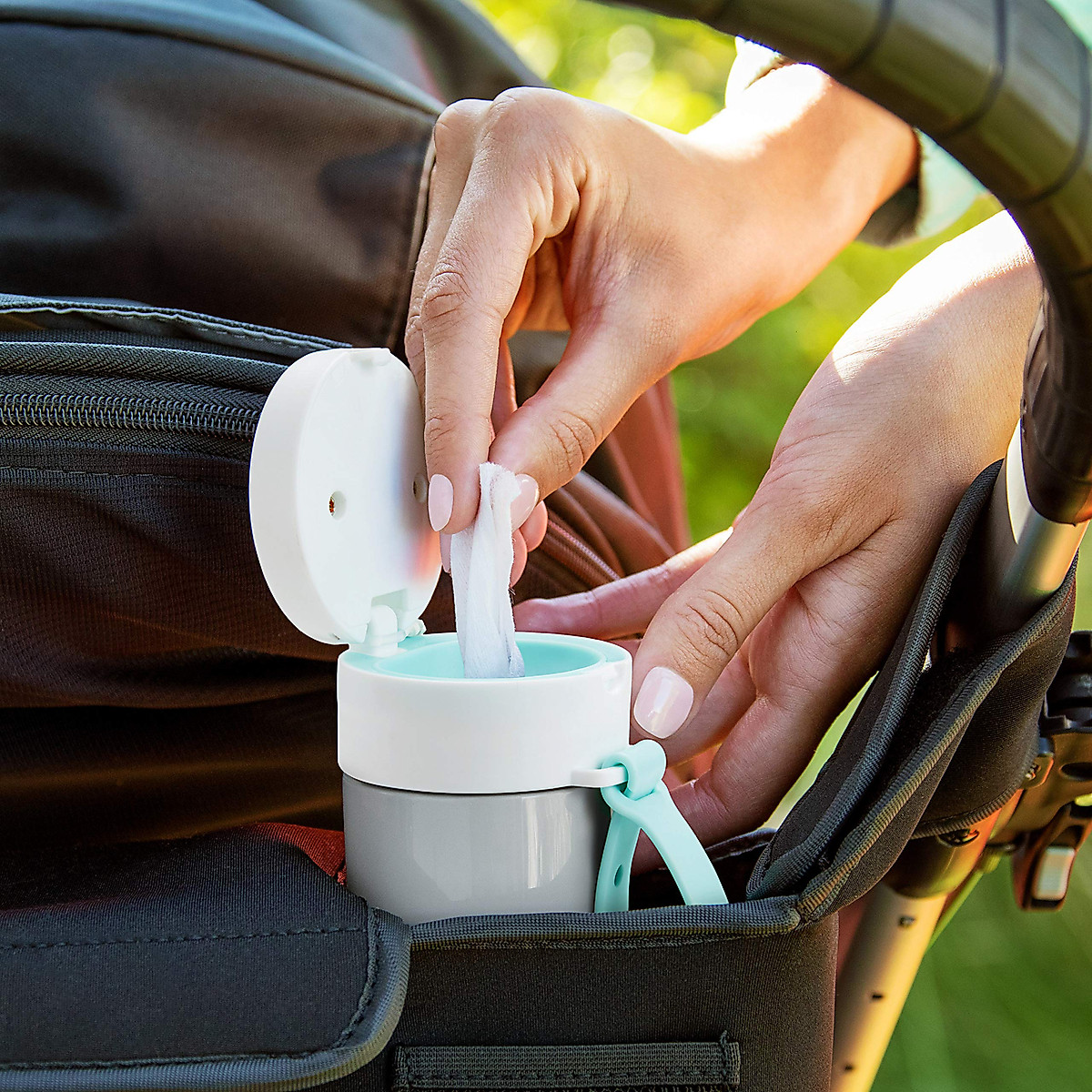 Munchkin® Brica® Clean-To-Go Wipes™ Unscented Hand & Face Baby Wipes, 99% Water Wipes with Chamomile & Aloe, 3 rolls of 30 wipes (total 90 Wipes)