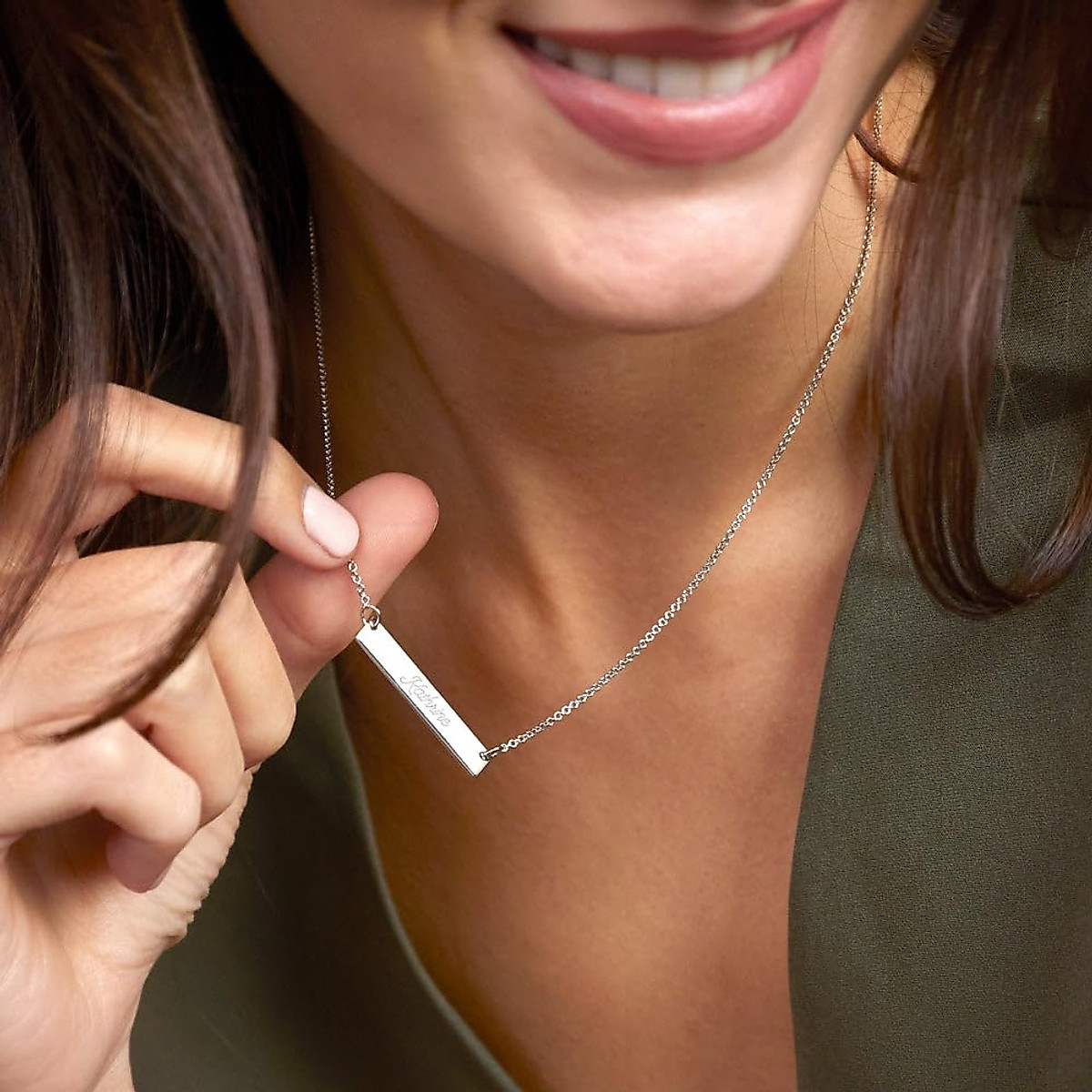 EVE'S ADDICTION Women's 925 Sterling Silver Personalized Engraved Name Bar Necklace, 16" Rolo Chain Nameplate Necklace for Her Gift for Mom Graduation Gift - Gifts for Mom