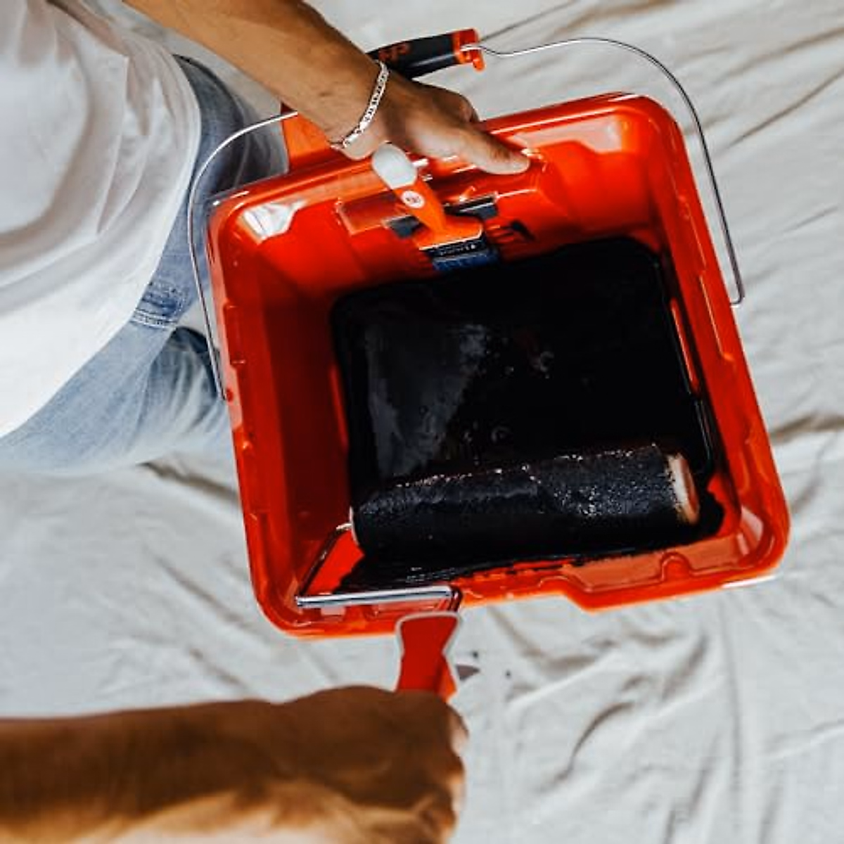 HANDy Paint Products Pro-Go Bucket Paint and Tool Bucket with Brush Holder That Attaches to Most Ladders, 1 Gallon, Red