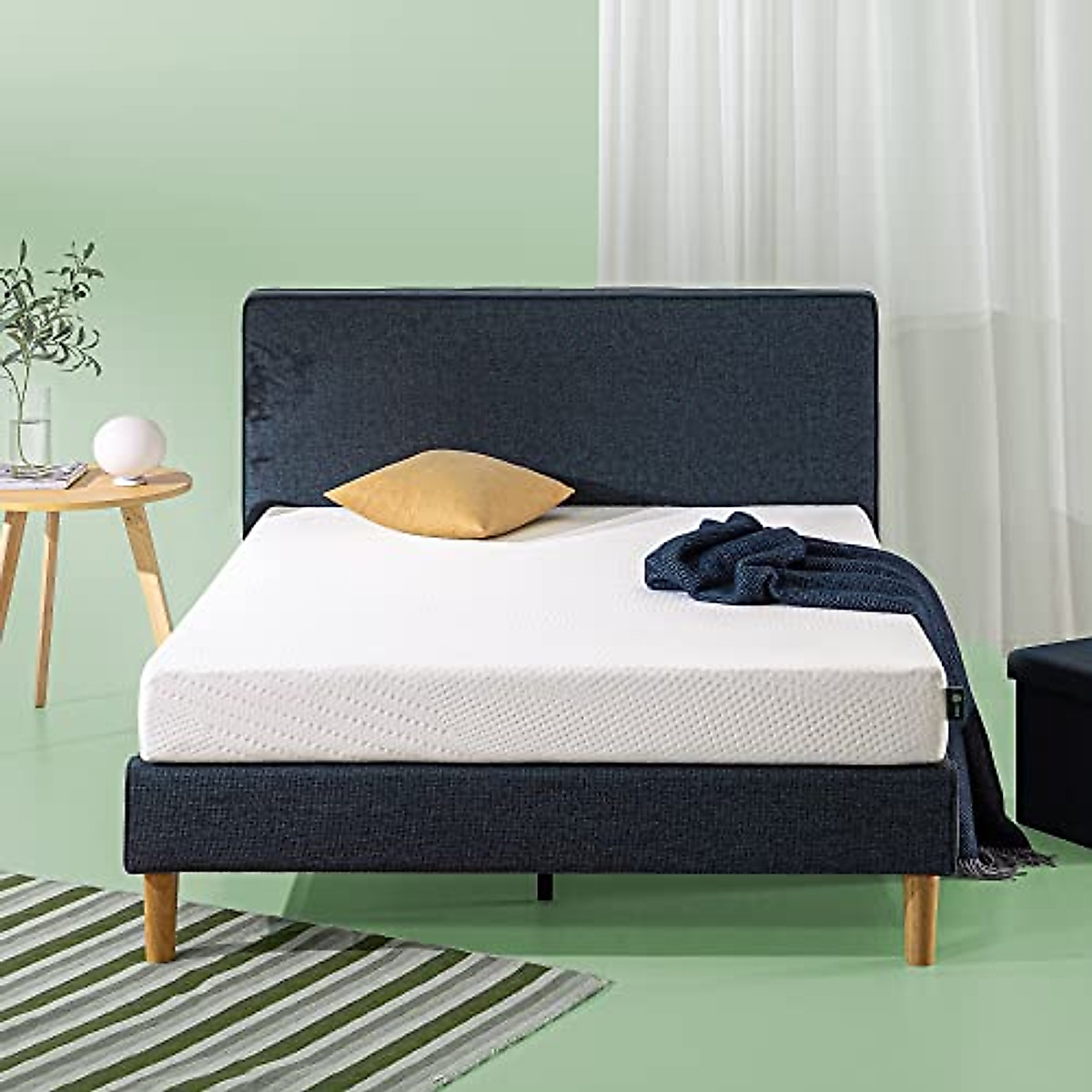 ZINUS 6 Inch Cooling Essential Foam Mattress / Affordable Mattress / Bed-in-a-Box / CertiPUR-US Certified, Queen White