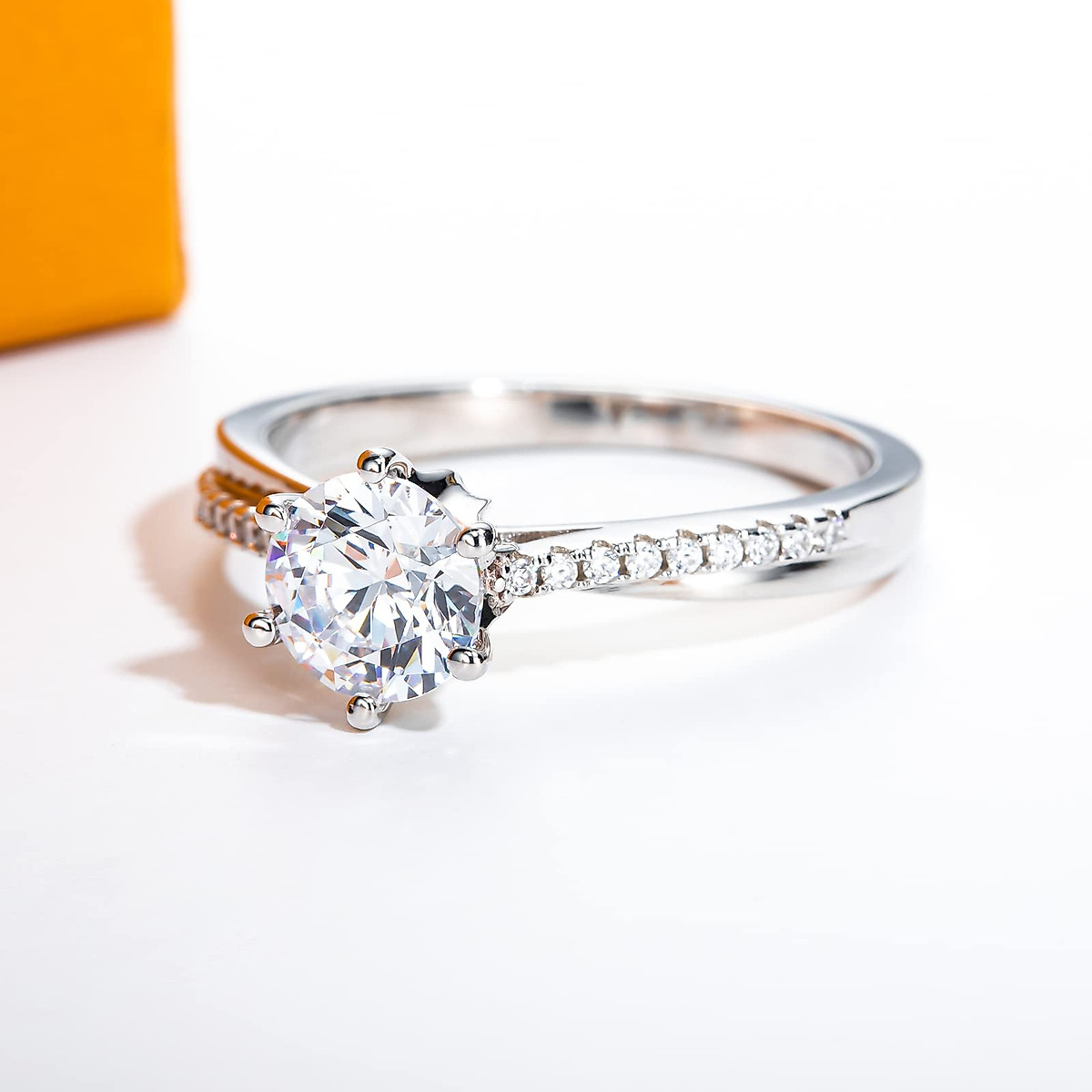 Moissanite Rings 1CT D Color VVS1 Clarity Brilliant Round Cut Solitaire Lab Created Diamond S925 Sterling Silver 6 Prong Moissanite Engagement Ring Promise Wedding Rings for Women with Certificate,