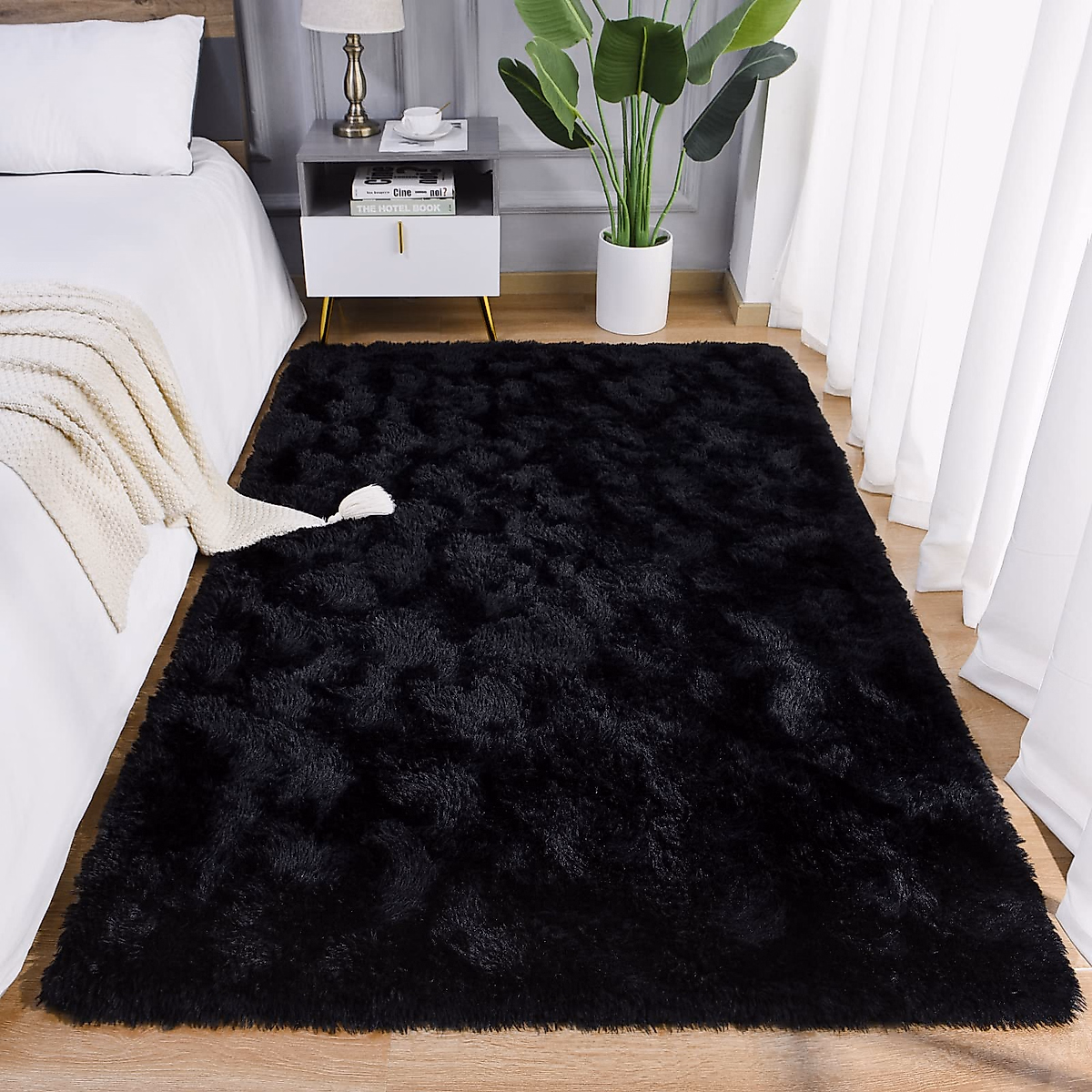 AROGAN Luxury Soft Area Rugs for Bedroom Living Room Plush Shag Rug 4x6 Feet, Black Fluffy Rug for Kids Girls Playroom Dorm Room, Shag Shag Fuzzy Carpets Plush Rug for Teen Room Nursery Decor