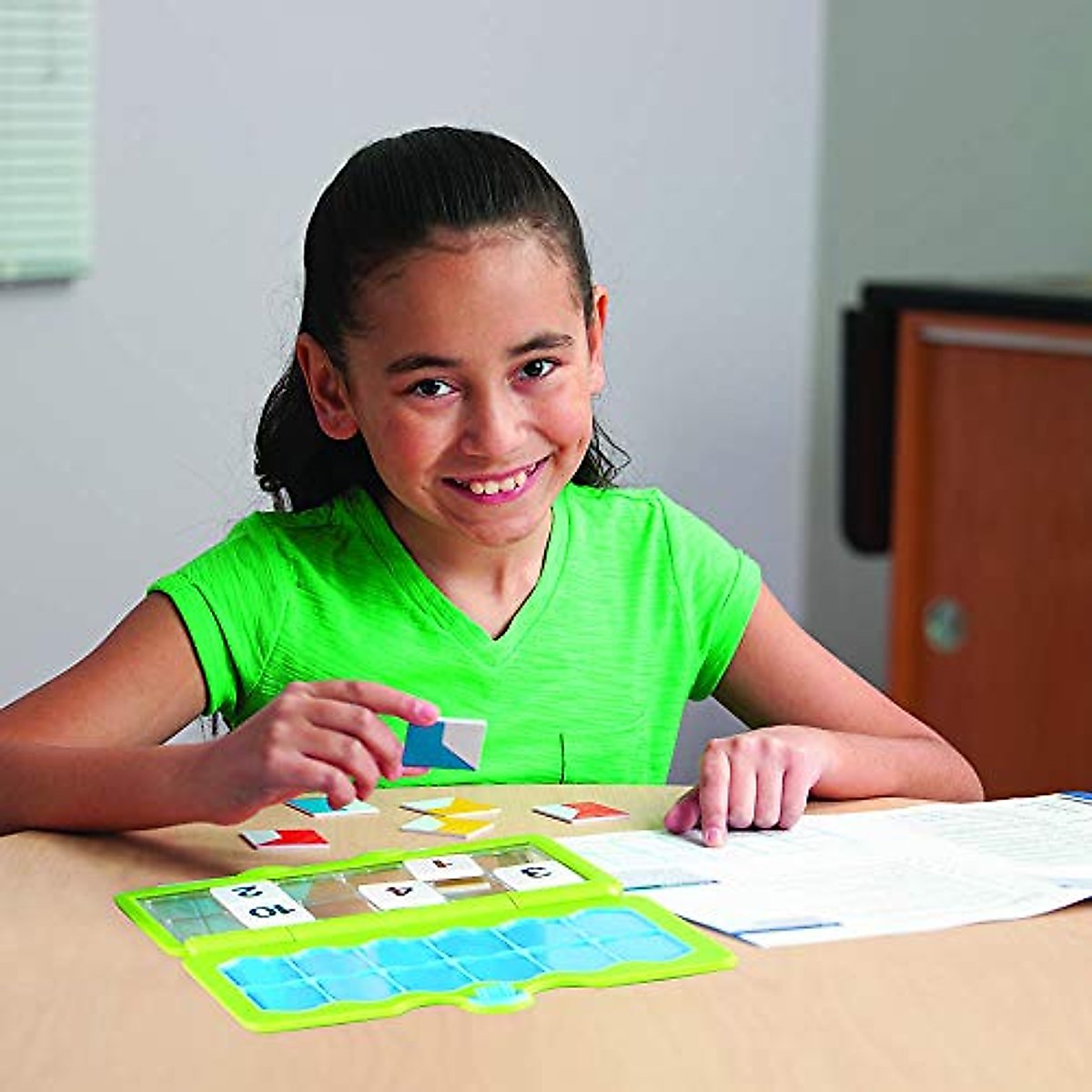 hand2mind VersaTiles Introductory Kit for Fourth Grade, Self-Checking Workbook for Reading, Math & Science, 4th Grade Workbook, Homeschool Curriculum, Reading Help, Math Practice, Homeschool Supplies