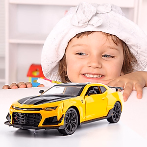 BDTCTK 1/24 Camaro Bumblebee Car Model Toy Zinc Alloy Casting Pull Back Car Sound and Light Toys for Kids Boy Girl Gift (Yellow)