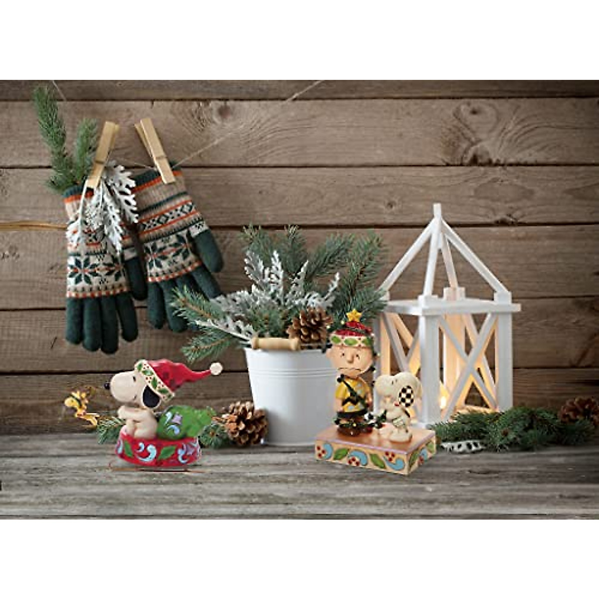 Enesco Peanuts by Jim Shore Santa Snoopy in a Dog Bowl Sled Figurine, 5.5 Inch, Multicolor