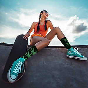 UTTPLL Winter Socks for Men Women Marijuana Weed Leaf Printed Cotton Crew Boot Scoks Maple Leaf Athletic Hiking Socks Black Green One Size