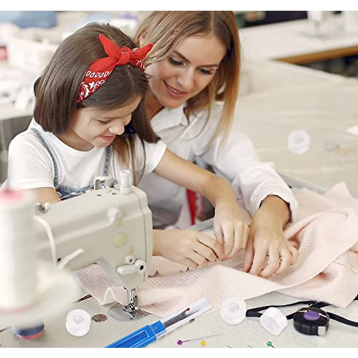 ilauke 36pcs White Sewing Thread 60WT Size A Prewound Bobbin Thread with Bobbin Case, Polyester Thread for Brother Singer BabyLock Janome Machines DIY Embroidery Thread