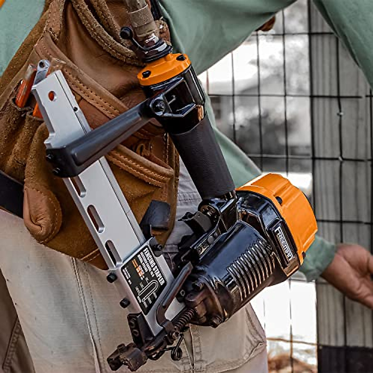 Freeman PFS105 Pneumatic 10.5-Gauge 1-9/16" Fencing Stapler With Adjustable Metal Belt Hook And Case