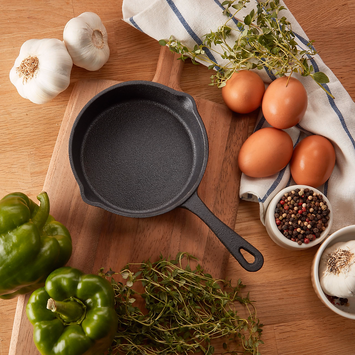 Casamoda 5.4 inch (13.7cm) pre-seasoned cast iron skillet, Mini Fry Pan, Round