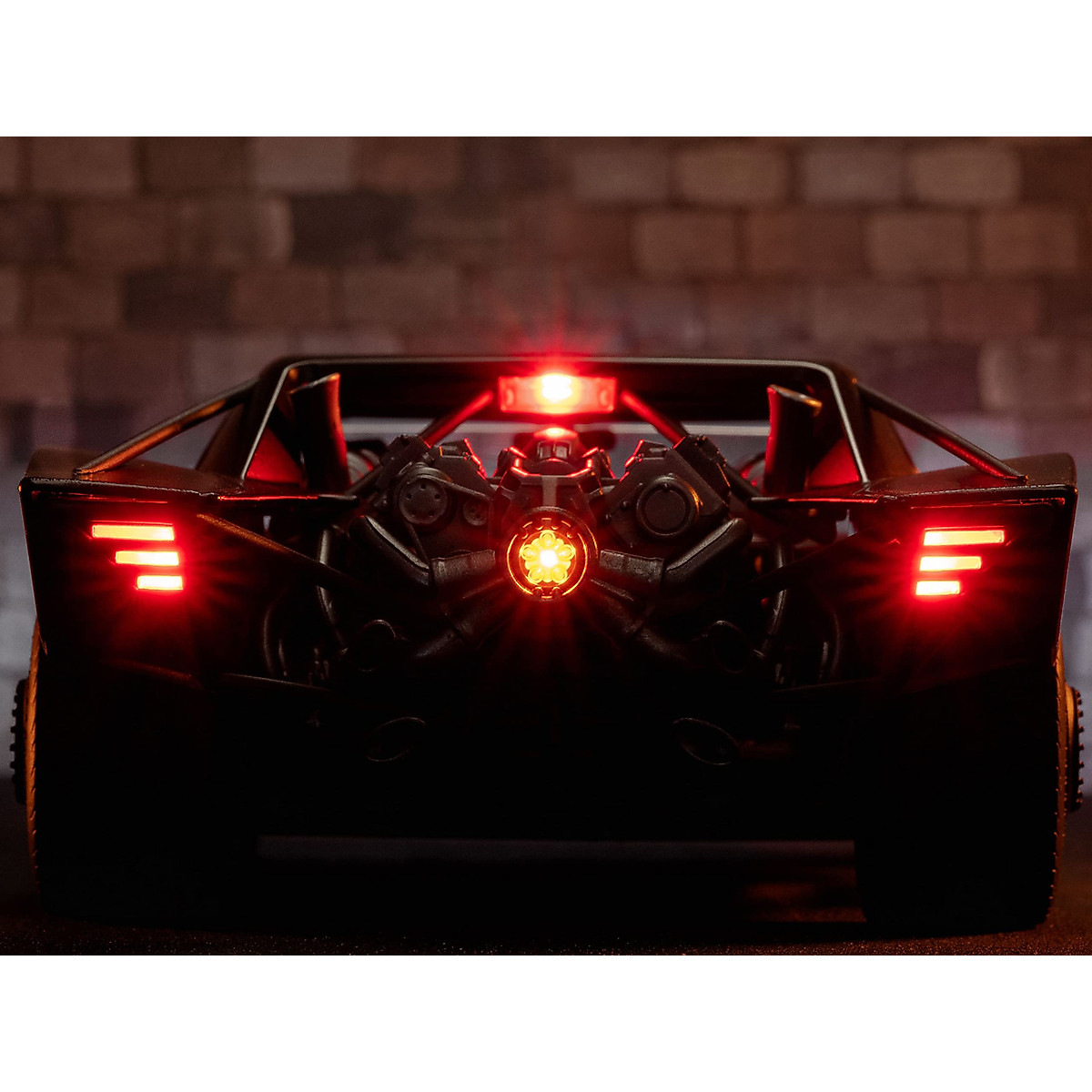 Jada Toys DC Comics The Batman 1:18 Batmobile with Lights Die-cast Car & 3.75" Batman Figure, Toys for Kids and Adults,Black