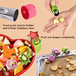 Crethinkaty Sandwich Cutters and Sealers for Children - 5 Pieces - Dinosaur Sandwich Sealers and Mouse Star Airplane Stainless Steel Vegetable Cutters for Kids Boys & Girls