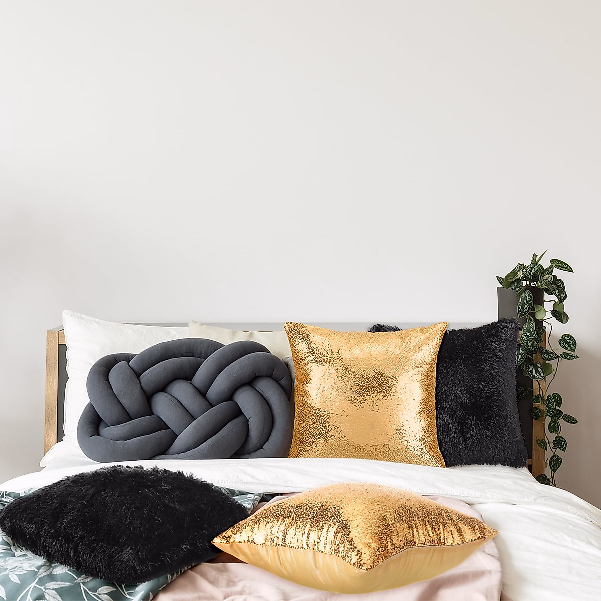 Mixweer 4 Pcs Sequin and Fluffy Pillow Cases Glitter Pillow Covers Faux Fur Throw Covers Decorative Cushion Case for Couch Bed Sofa Wedding, No Insert(18'',Gold, Black)