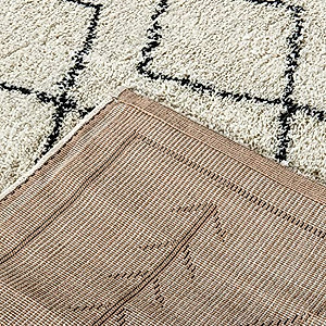 Merrick Lane 5' x 7' Ivory and Black Geometric Style Bohemian Shag Area Rug