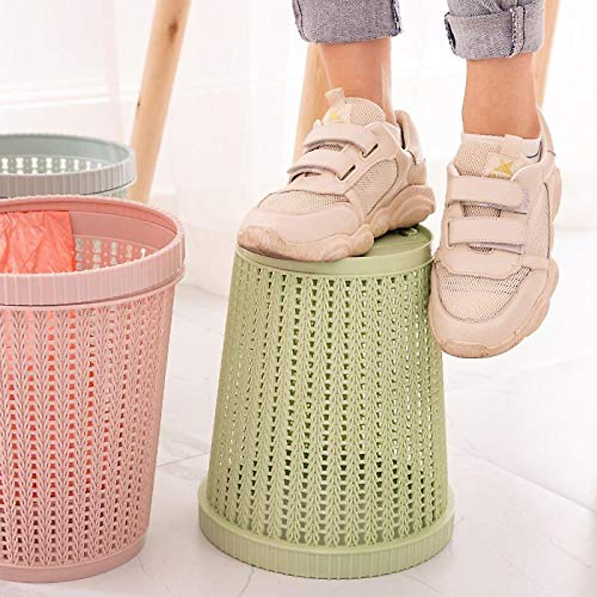 Hosaire. Waste Basket Trash Can Kitchen Waste Basket with Cover for Bathroom Home Office Dorm Kids Room 1 Pcs