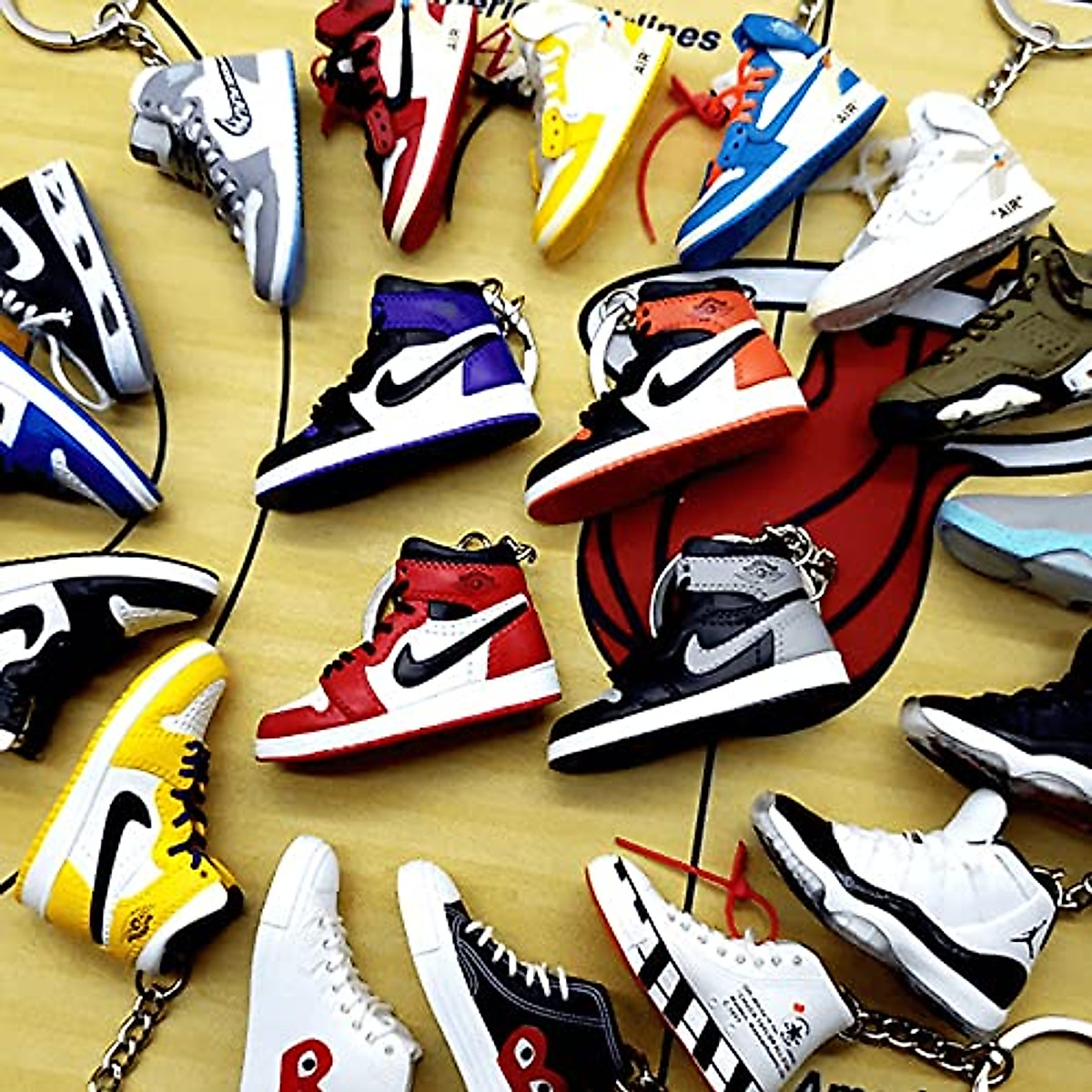 Mini Sneaker Keychain, Unisex Sports Shoe Key Chain, Cool Keychain for Gifts (5)