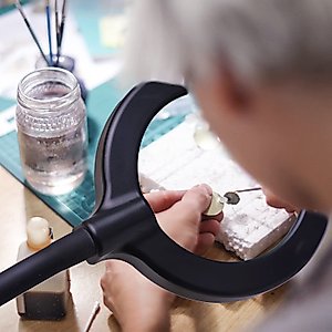 FHHKAAD 3 in 1 Magnifying Floor Lamp with Adjustable LED Bright Light，Flexibility Magnifier Lamp 5X for Reading，Crafts & Hobbies - 12W -Black