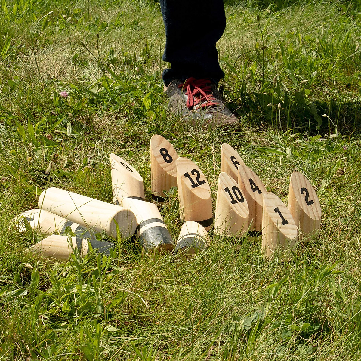 Finska | Portable Outdoor Lawn Game | Unique, Traditional Family Game | Premium Wooden Tossing Game Set Perfect for Parties, BBQs, Cookouts, Yard Activities | Comes with Carrying Crate