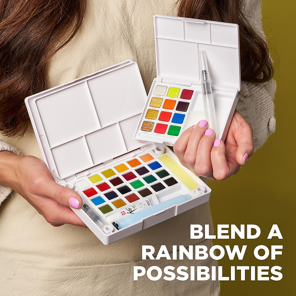 SAKURA Koi Pocket Field Sketch Kit - Watercolor Sets for Painting On the Go - 30 Colors - 1 Water Brush - 1 Sponge - 1 Mixing Palette