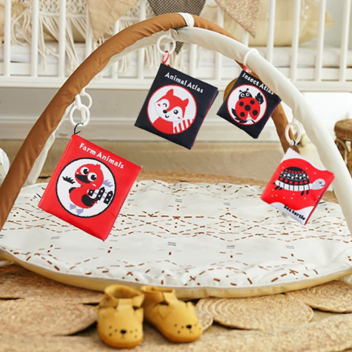 4 Baby Crinkle Books 0-6 12 Months， High Contrast Black and White Book， Touch and Feel Crinkle Cloth Book Soft Baby's First Fabric Book Activate Visual & Brain for Newborn, Toddler and Infant