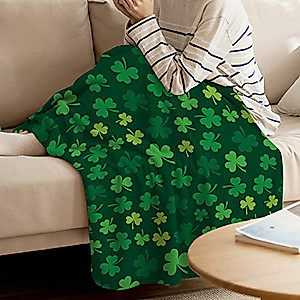Singingin Super Soft Cozy Bed Fleece Blanket Throw St. Patrick's Day Clover Dark Green Background 39×49inch Fuzzy Plush Lightweight Couch Blankets Microfiber Provides Comfort and Warm All Season