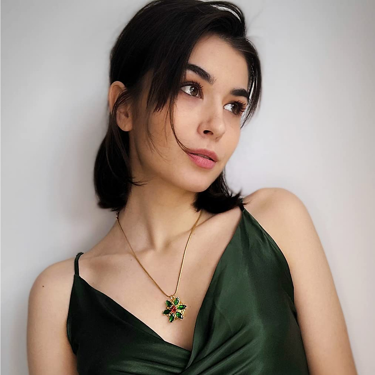 Confede Anastasia Necklace-Lost Princess Inspired Together In Paris Emerald Stone Flower Necklace for Women, Green