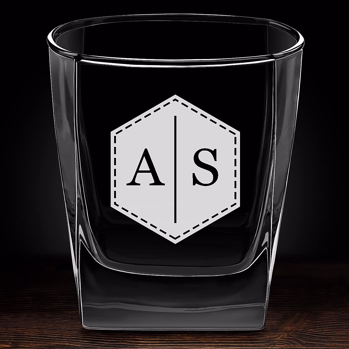 Maverton Set of 6 whiskey glasses for woman - Personalized Tumblers for Birthday - Drinking glasses for her - Customized whisky set for anniversary - Stylish glassware - INITIALS