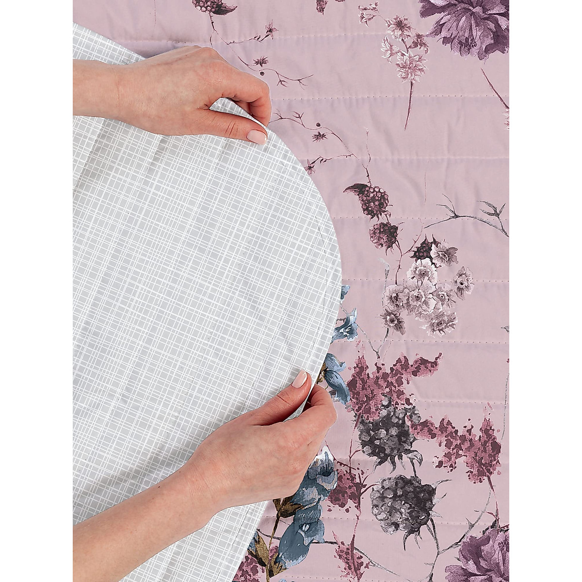 Ambesonne Vintage Floral Reversible Bedspread Set, Nostalgic Botanical Garden Artwork of Floral Blossoms and Branches, Pillow Shams & Comforter Microfiber Bedding Set, King Size, Grey Pink Cadet Blue