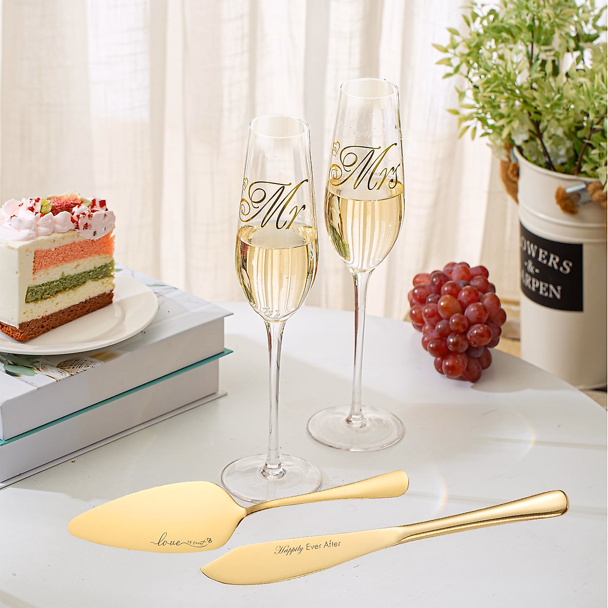 iooiluxry Wedding Cake Knife And Server Set, Mr and Mrs Champagne Flutes With Cake Cutting Set For Wedding, Wedding Glasses For Bride And Groom (Gold)