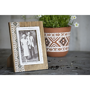Foreside Home & Garden White Southwest Motif 4x6 Inch Wood Decorative Picture Frame