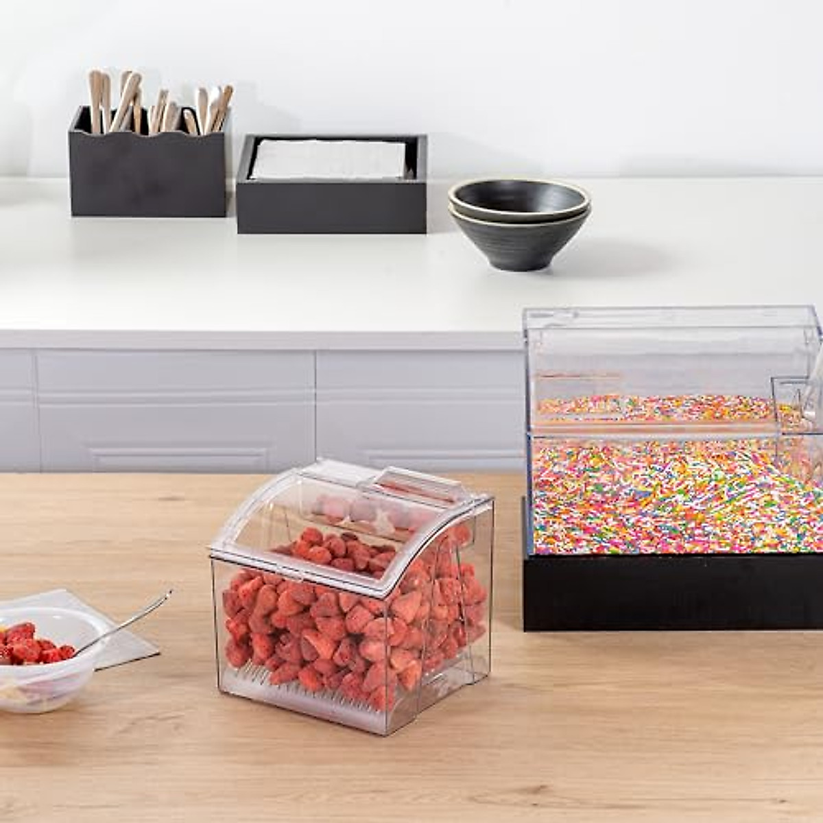 Restaurantware Met Lux 1.6 Gallon Food Storage Container, 1 Airtight Treat Box - With Scoop, Holds Up To 25 Cups, Clear Plastic Cereal Container With Lid, For Kitchen Or Pantry Organization