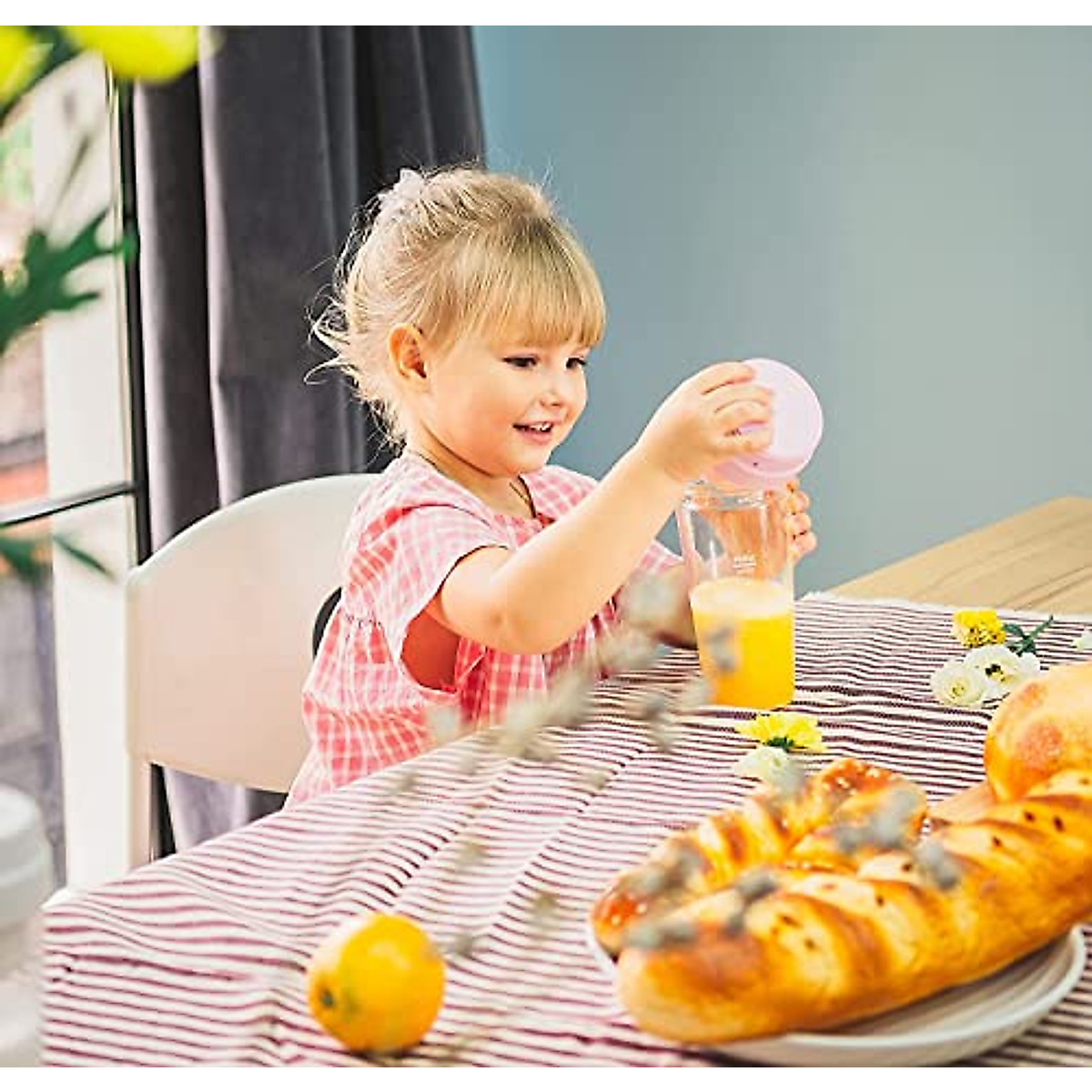 17PinHut Portable Blender, Personal Blender, With USB Magnetic contact charging, 14 oz Smoothie Blender, Made with high borosilicate glass Material Portable Juicer, Anti-silp Rubber Base, One-handed Drinking Mini Blender for Shakes and Smoothies