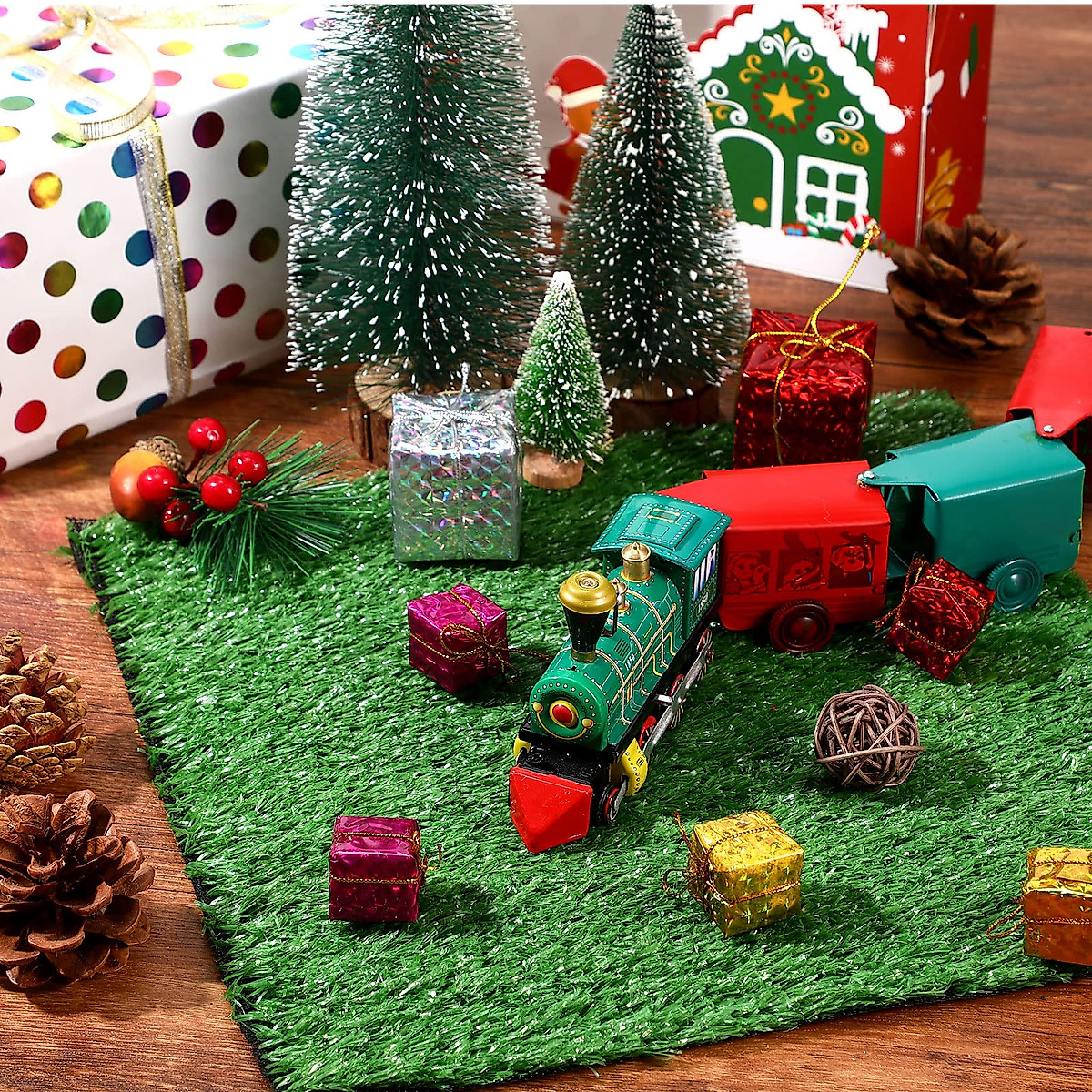 Nuanchu Artificial Turf Squares Dollhouse Grass Placemats Mat Patch Realistic Grass Rug Garden Grass for Pet Golf Table Centerpieces Indoor Outdoor Decoration(12 x 12 Inch, 8 Pieces)