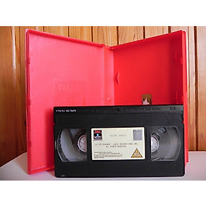 Kiss Shot - Large Box - Columbia Pictures - Comedy - Ex-Rental - Pal VHS