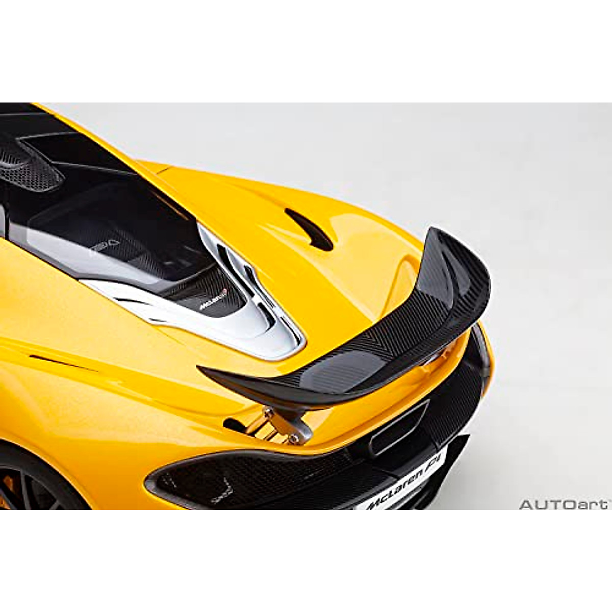 AUTOart McLaren P1 Volcano Yellow w/Yellow/Black Interior 1/18 Model Car 76067