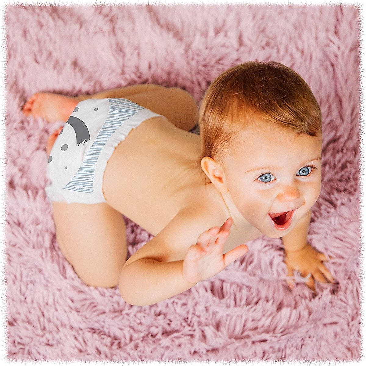 Cuties | Skin Smart, Absorbent & Hypoallergenic Diapers with Flexible & Secure Tabs | Bulk Case | Size 4 | 200 Count