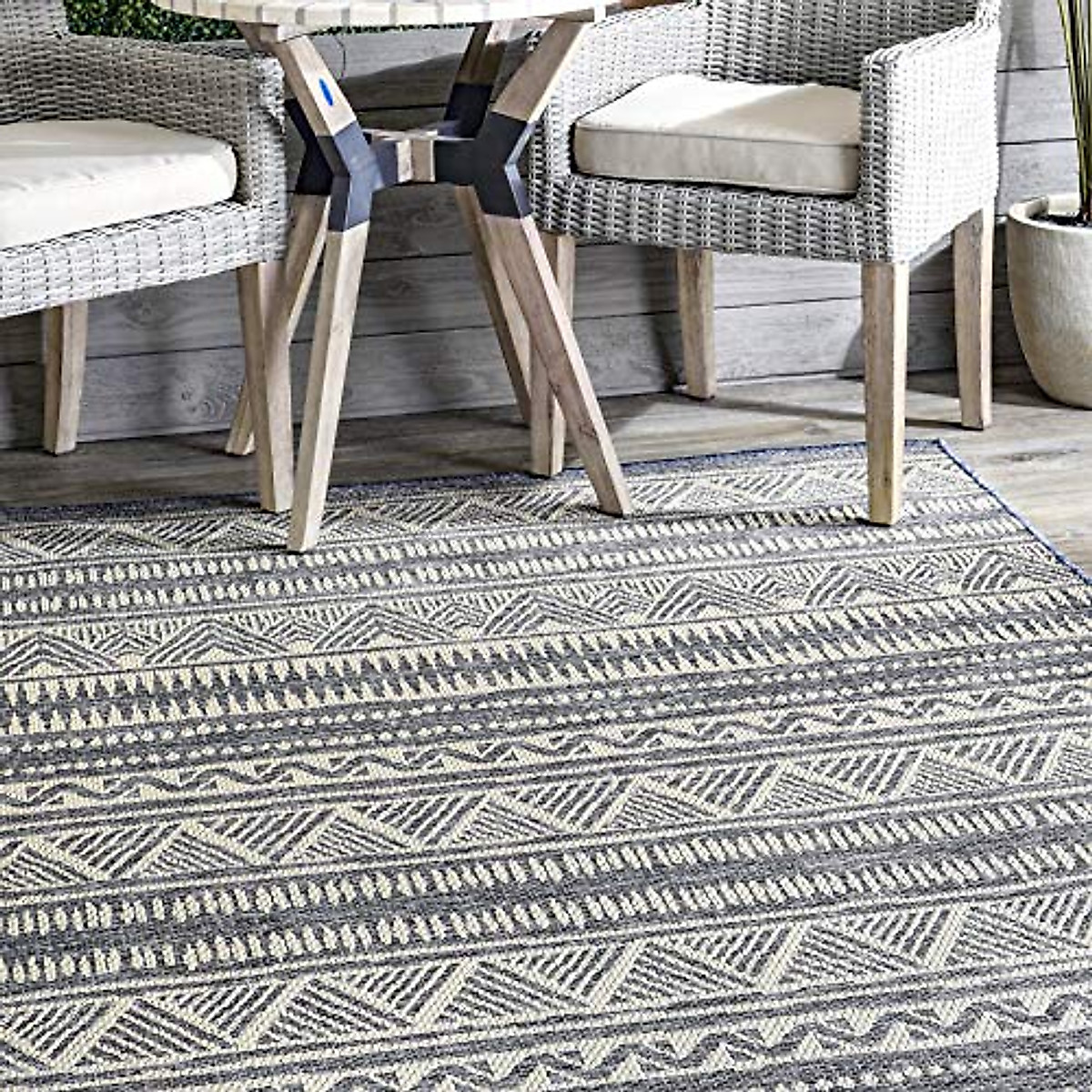 nuLOOM Charter Striped Tribal Indoor/Outdoor Area Rug, 6' 7" x 9', Grey