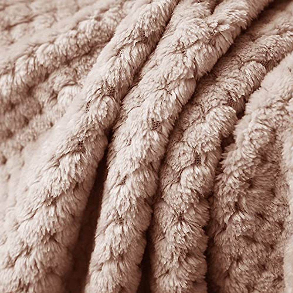 Exclusivo Mezcla Fleece Throw Blanket, Super Soft and Warm Blankets for Couch, Sofa and Bed Waffle Textured, Cozy, Fuzzy and Lightweight (Camel, 40x50 Inches)