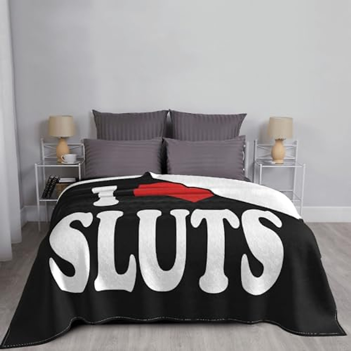 I Love Sluts Throw Blanket Soft Cozy Flannel Blanket, for Couch Bed RV 60"x50"